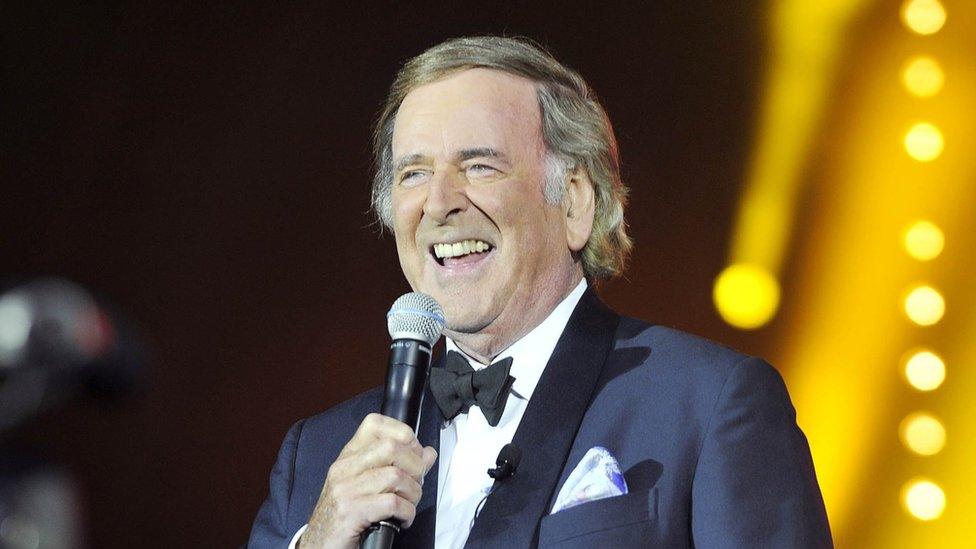 Sir Terry Wogan: BBC Radio 2 to broadcast memorial service - BBC News