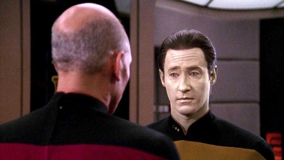 Star Trek: Scotty played by Scottish actor for first time - BBC News