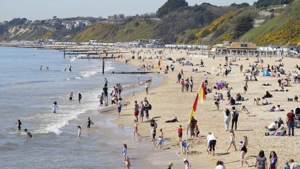 UK weather: Hottest day so far recorded - BBC Newsround