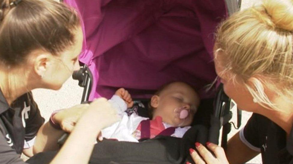 Lauren Heath crash death: Fundraiser for baby daughter - BBC News