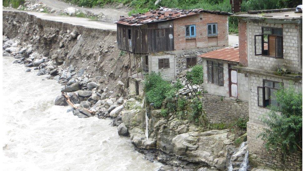 India and Nepal concern over Tibet flood advice gap - BBC News