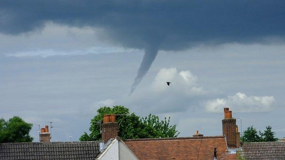 'Surprising' funnel cloud over South Yorkshire - BBC News