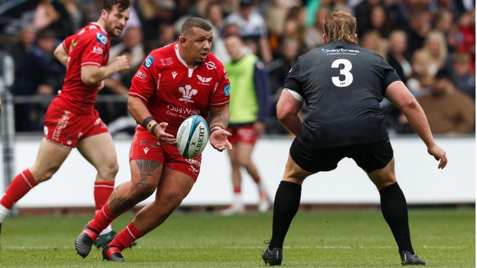Javan Sebastian: Scotland prop to leave Scarlets for Edinburgh - BBC Sport