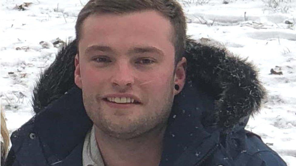 Cressing: Driver was 'showing off' when crash killed passenger - BBC News