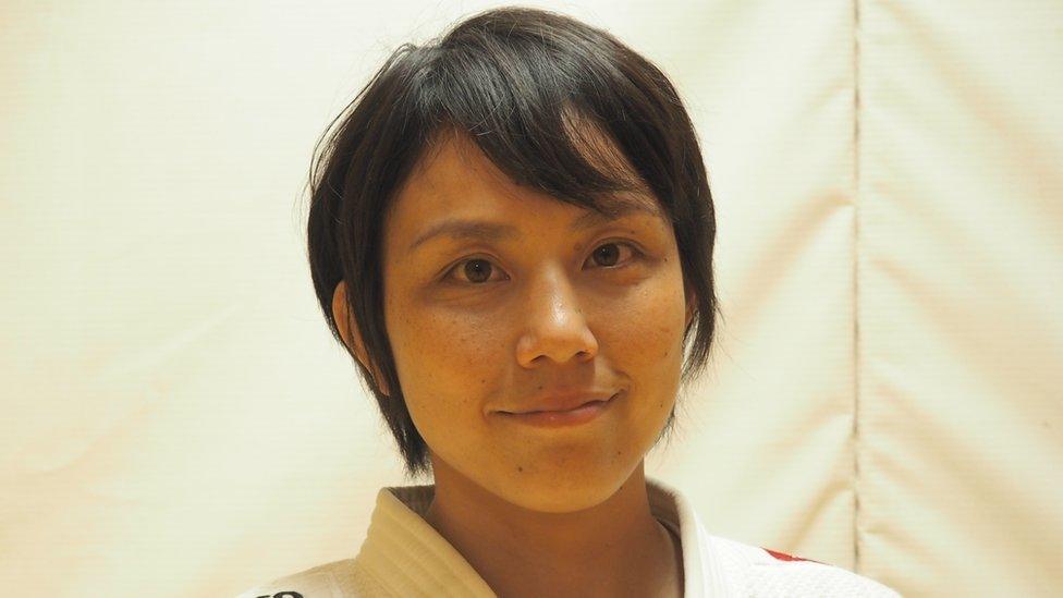 Yuko Fujii, the judo coach overthrowing gender stereotypes - BBC News