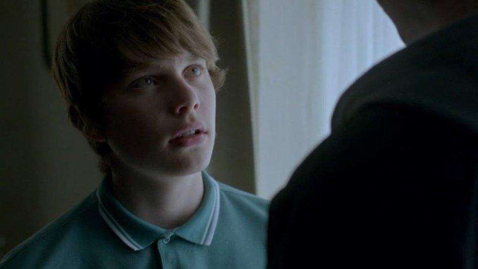 Broadchurch actor denied earnings by talent agent - BBC News