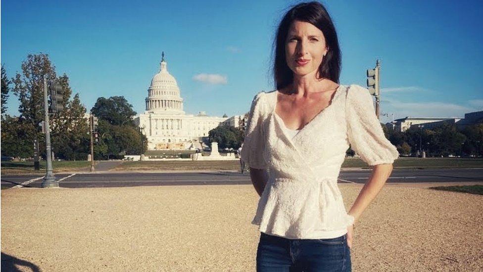 Digwyddiadau 'anghredadwy' Washington drwy lygaid Cymraes a'i theulu ...