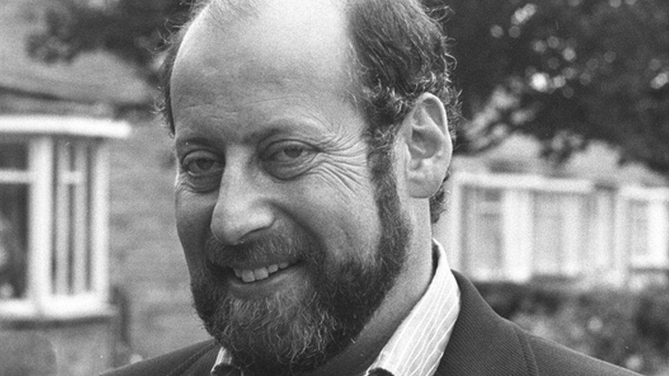 Third woman alleges Clement Freud abuse - BBC News