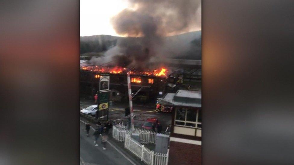 Rawtenstall fire: Customers flee large blaze at pub - BBC News
