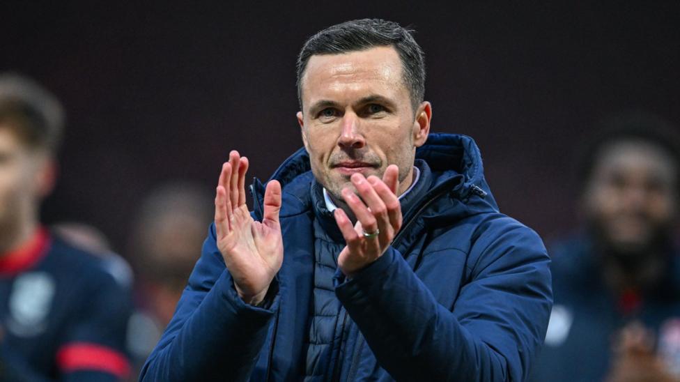 Cowie grateful for three-point birthday present - BBC Sport