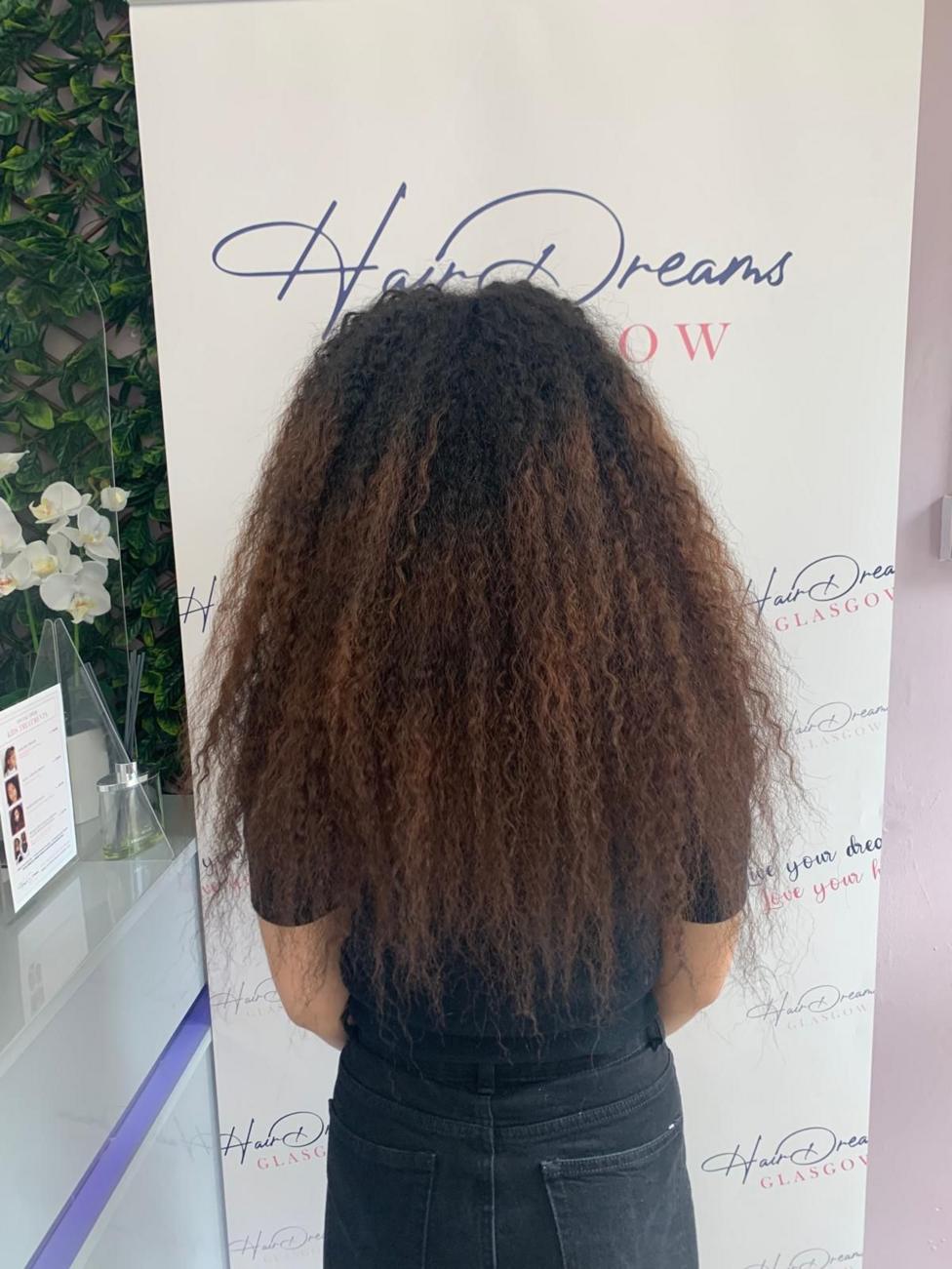 The woman teaching Afro-Scots to reclaim their natural hair - BBC News