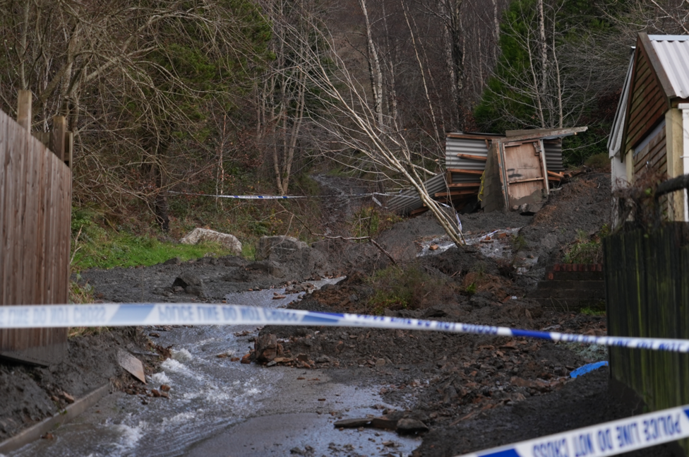 Abertillery: Collapsed coal tip led to 'frightening' landslip - BBC News