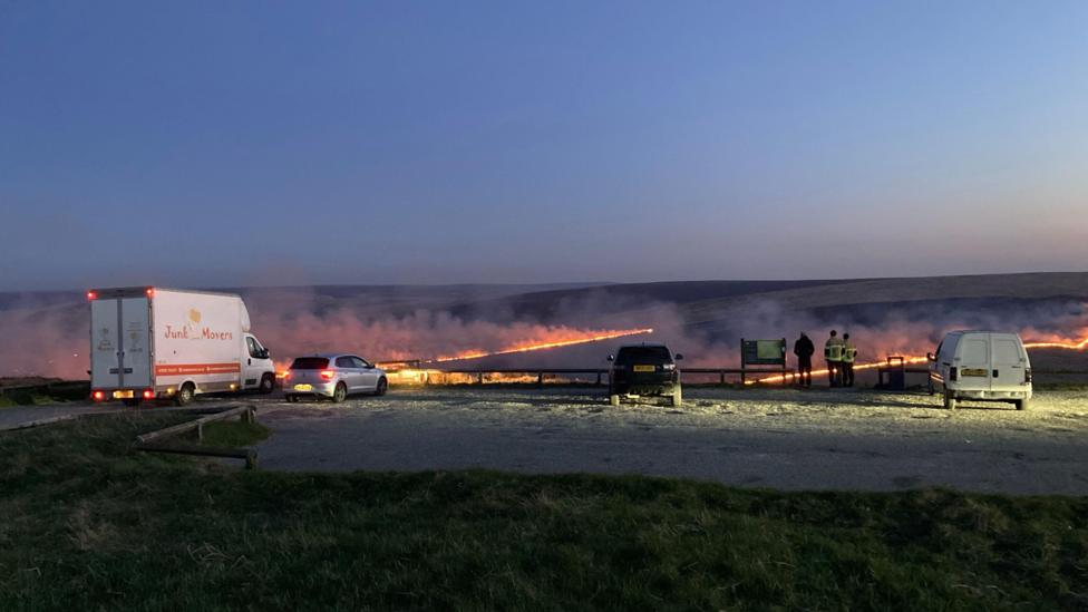 Marsden Moor: Large wildfire 'developed rapidly', fire service says ...