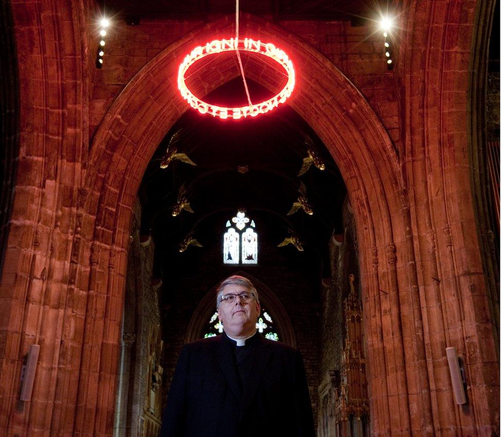 Sheffield Cathedral welcomes Chapman brothers sculpture - BBC News