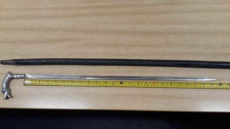 Nottingham: Police seize sword hidden in walking stick - BBC News