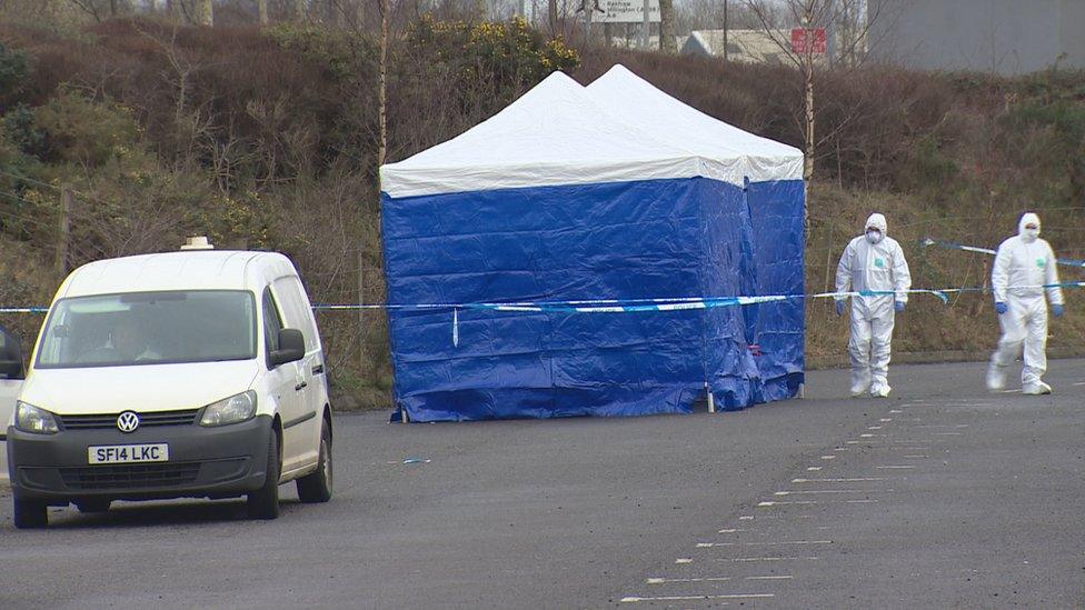 Mystery as man's body found in burned-out car in Renfrew - BBC News