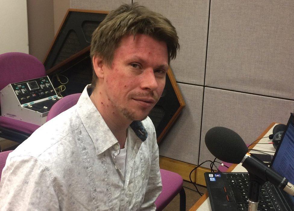 Lauri Love: Hacking suspect could face years in US jail before trial ...