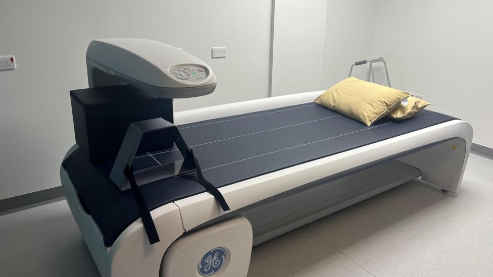 Otley and Leeds hospitals given bone density scanner boost - BBC News