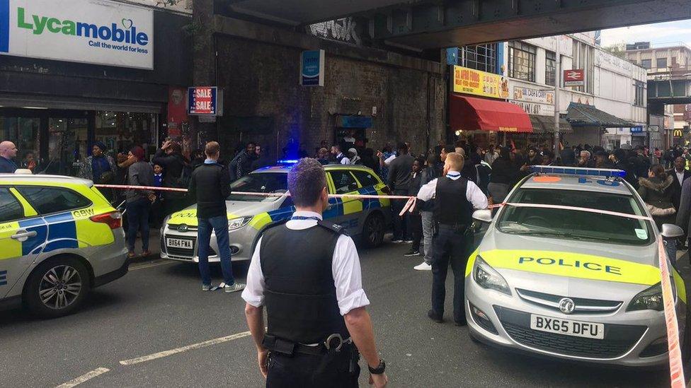 Man charged with Peckham Rye stab death murder - BBC News