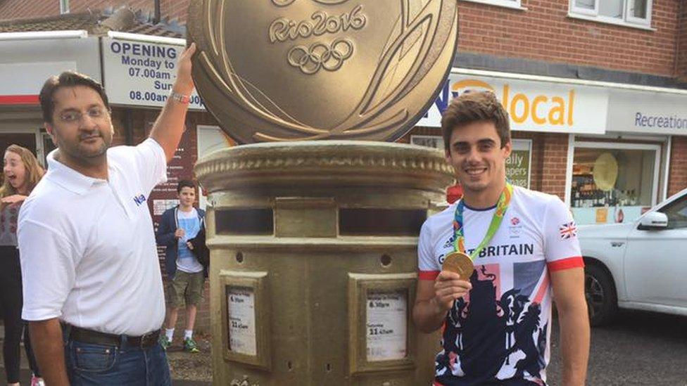 Golden bus created for Olympic diver Chris Mears - BBC News