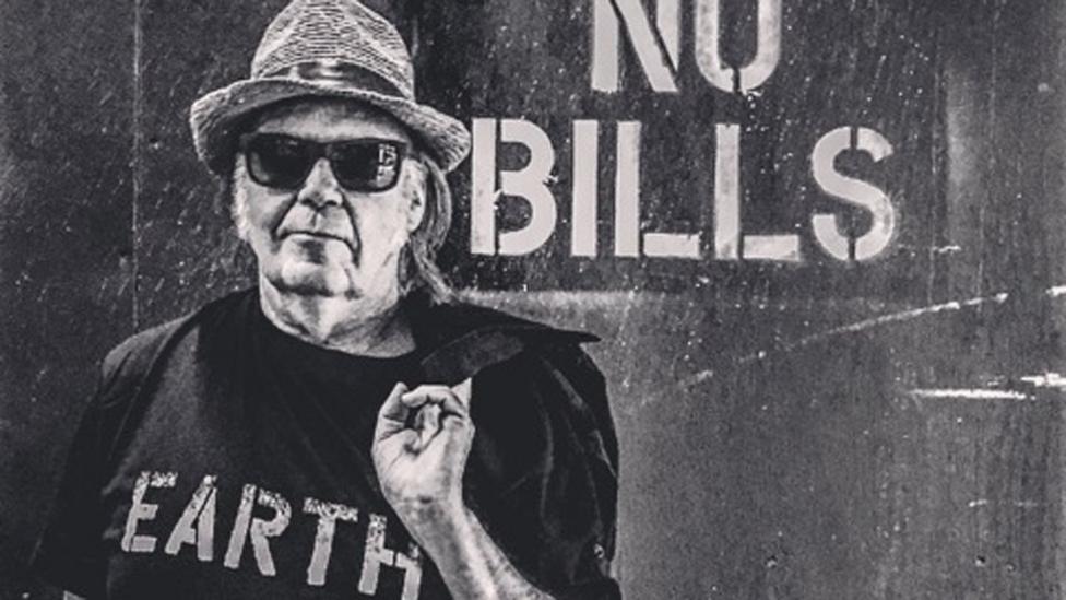 Neil Young gets back to nature - BBC News