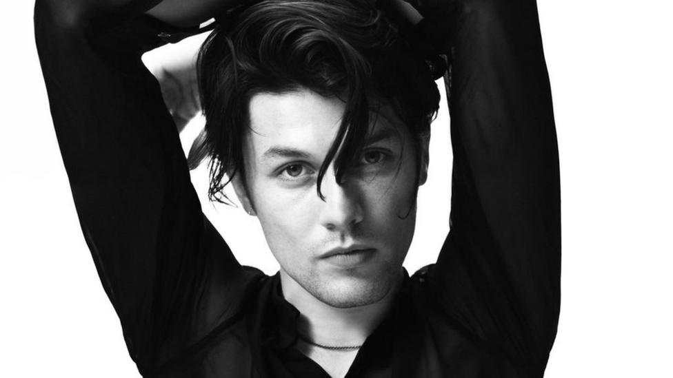 James Bay comes back - with a twist - BBC News