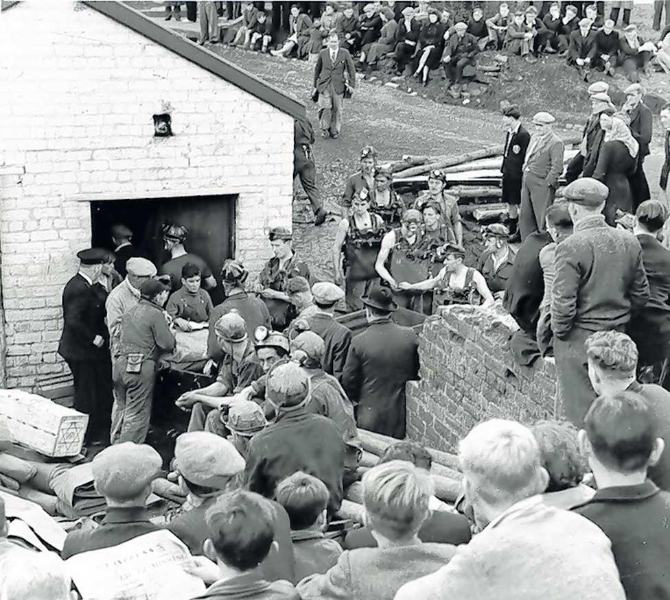 The great Knockshinnoch mine rescue - BBC News