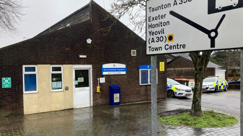 Yeovil police station to get revamp after years in ad-hoc office - BBC News