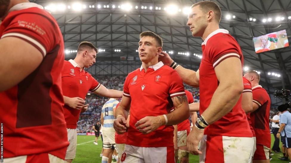 Josh Adams: Cardiff wing aims to continue Wales career - BBC Sport