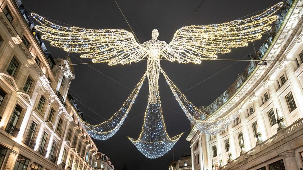 London's Christmas lights photographed from the sky - BBC News