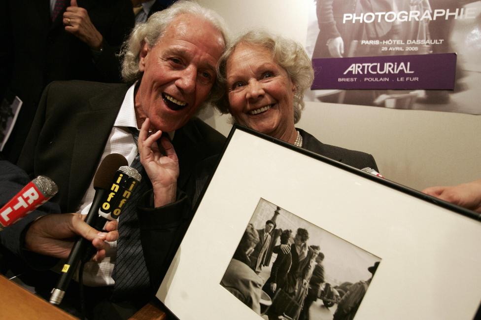 Francoise Bornet: Woman in Robert Doisneau’s Paris kiss photo dies aged ...