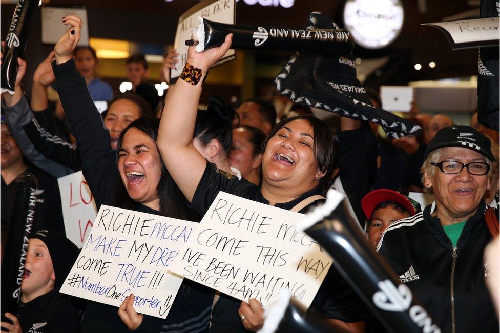 All Blacks cheered home in New Zealand - in pictures - BBC News
