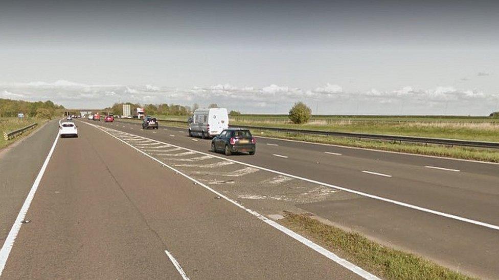M62 fatal crash: Woman dies in Merseyside motorway collision - BBC News