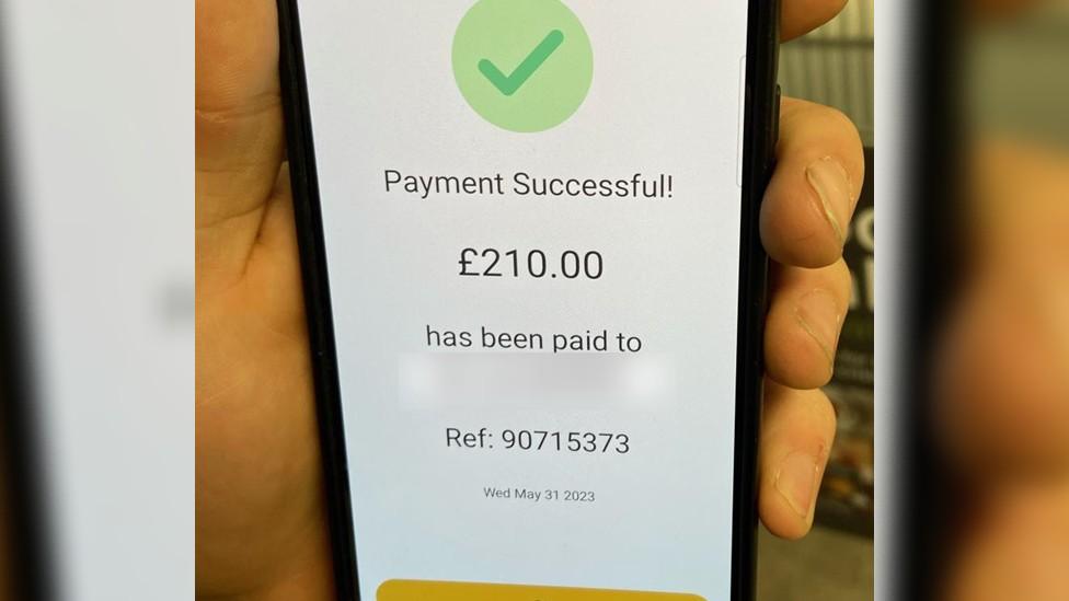 Scammers target people in Cheltenham in cash withdrawal con - BBC News