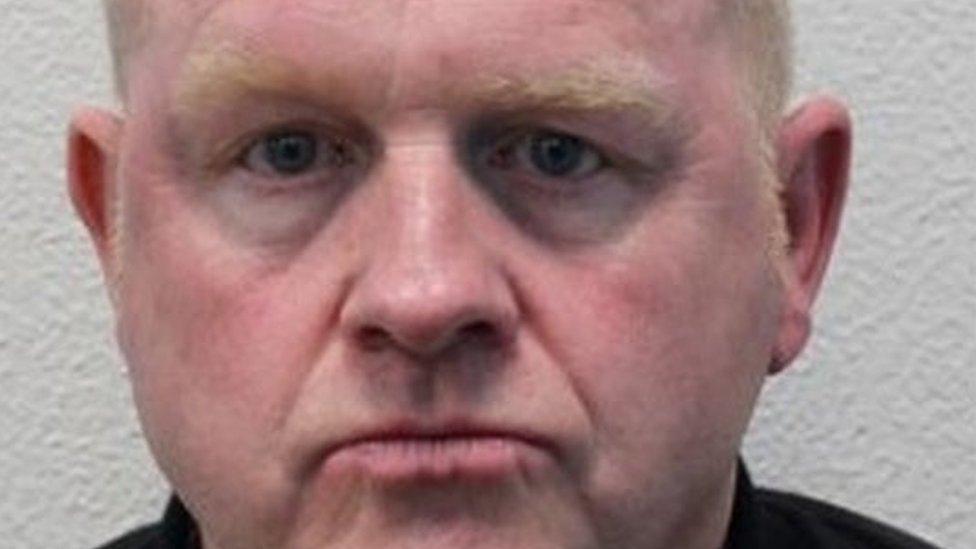 Ex-Met detective jailed for trying to sext young girl in undercover ...