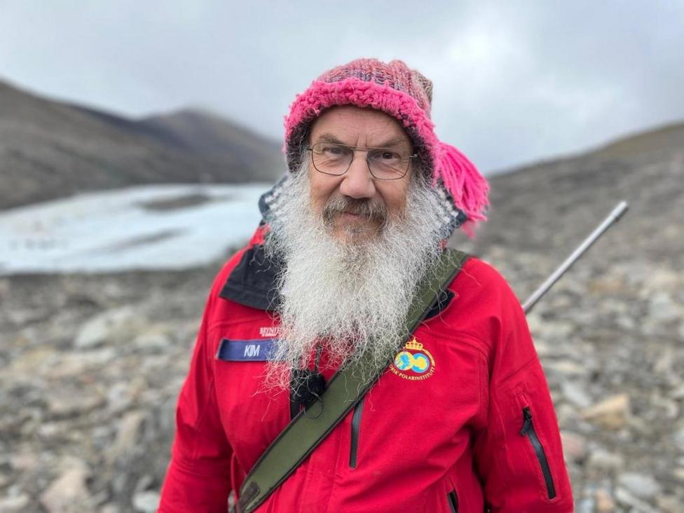 Svalbard: The race to save the fastest-warming place on Earth - BBC News