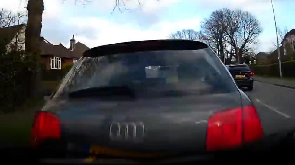 Florida sheriff backs Uber driver who killed 'goofball' - BBC News