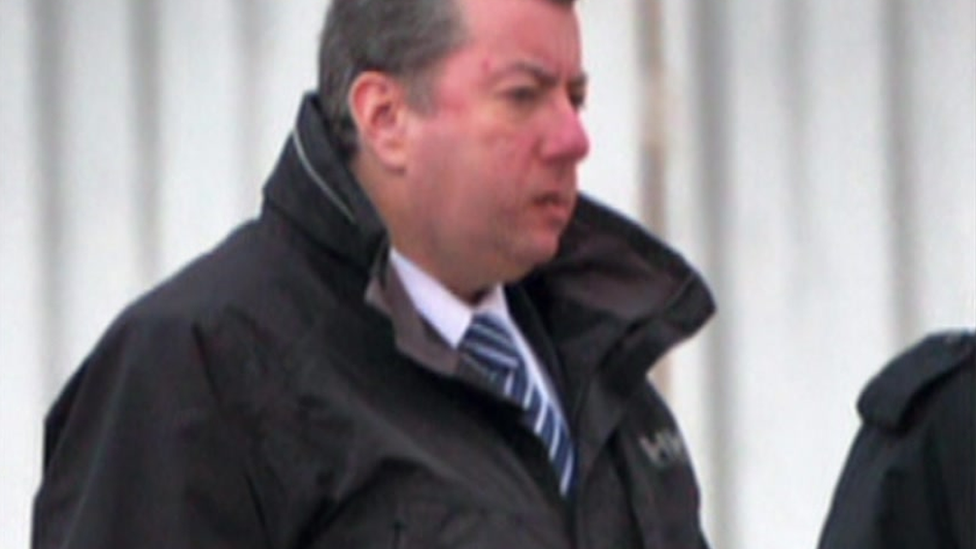 Greater Manchester PC sacked for giving fugitive a lift - BBC News