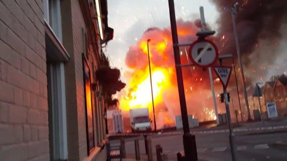 Southampton fireworks shop fire: concerns over structure's safety - BBC ...
