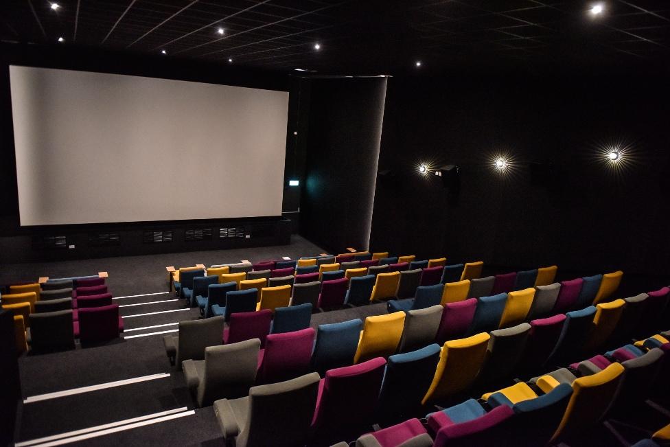 Derelict swimming pool makes splash as new Montrose cinema - BBC News