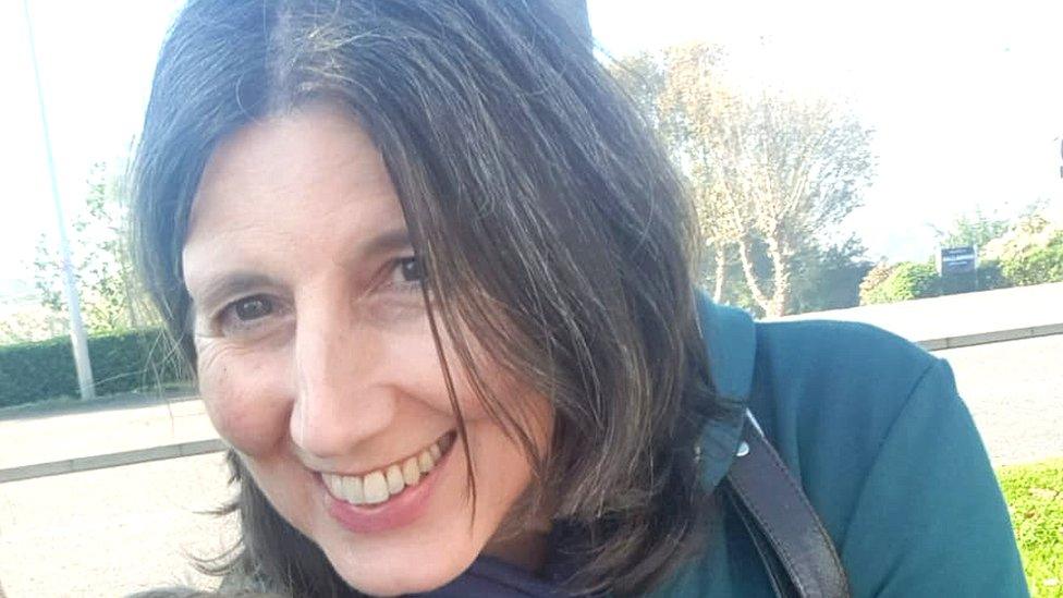 Driver who killed Somerset cyclist given suspended sentence - BBC News