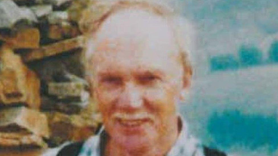 Michael Pritchard murder: Delivery driver death re-investigated - BBC News