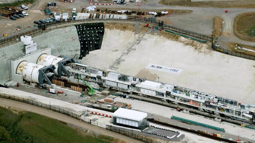 HS2 tunnelling machine completes journey in Buckinghamshire - BBC News