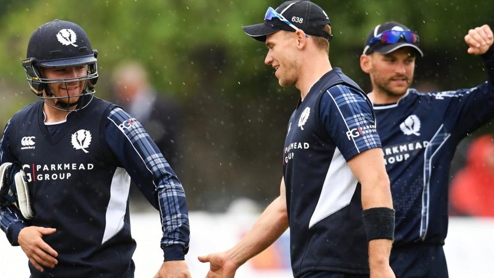 World Cup qualifier: West Indies beat Zimbabwe in Harare - BBC Sport