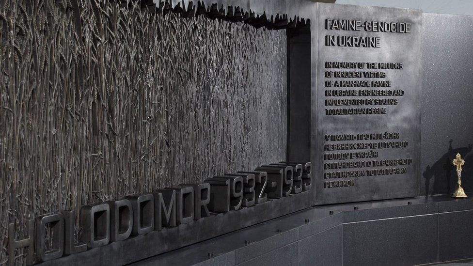 Services in West Yorkshire mark Stalin-era Ukraine famine - BBC News