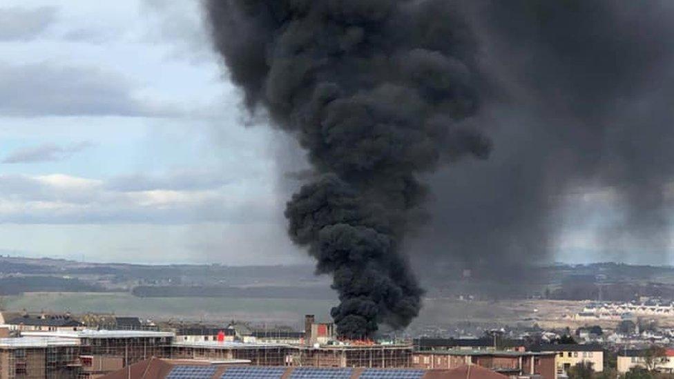 Northfield Academy blaze in Aberdeen tackled by firefighters - BBC News