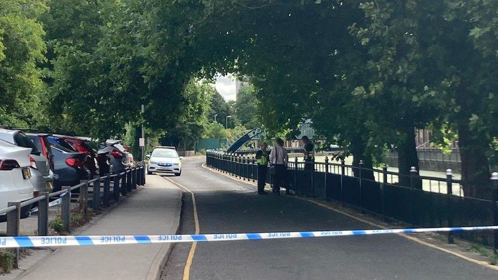 Lincoln: Murder arrests after River Witham body find - BBC News