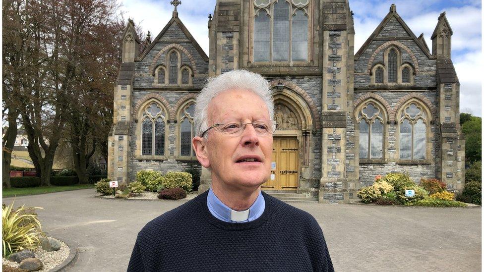 Coronavirus: Strabane church bells ring in memory of NHS nurse - BBC News