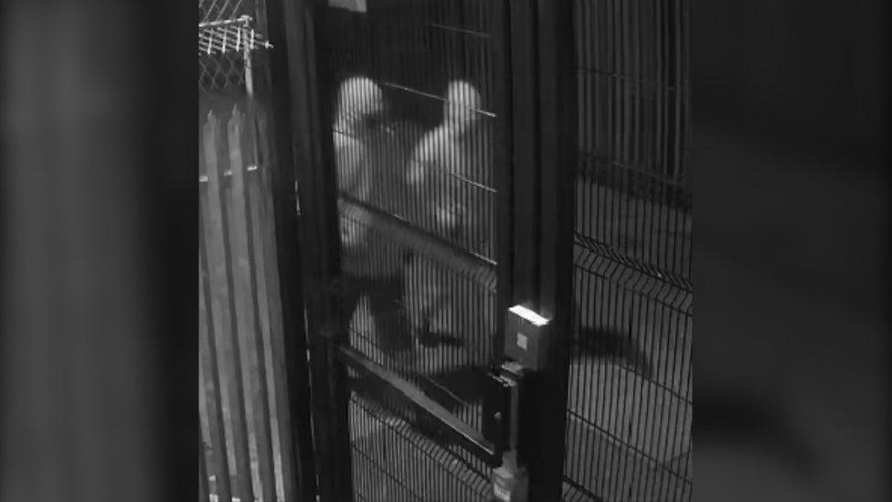 Sean Fox and Mark Hall murders carried out by 'same gunmen' - BBC News