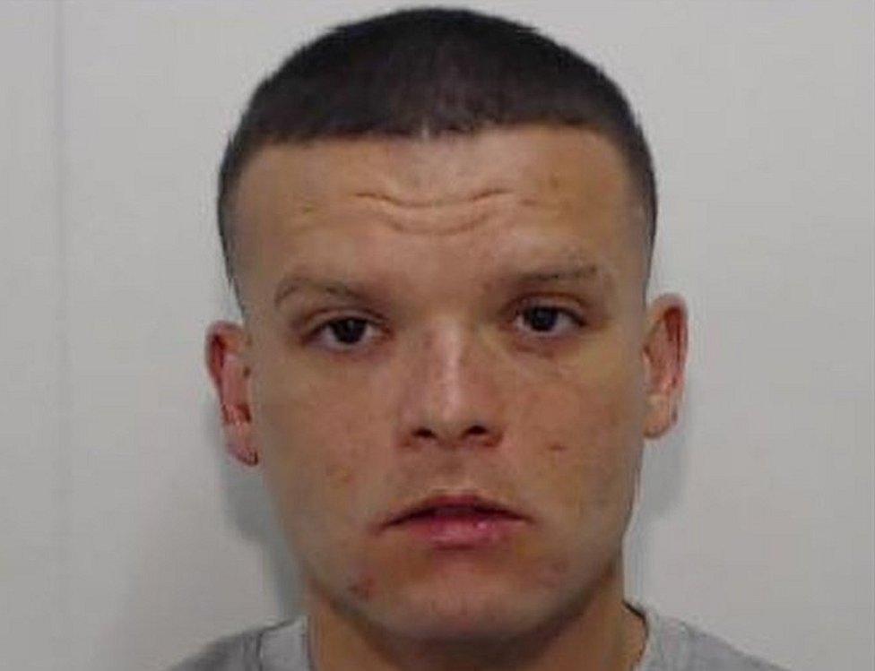 Lee Walker jailed over Wythenshawe stabbing - BBC News